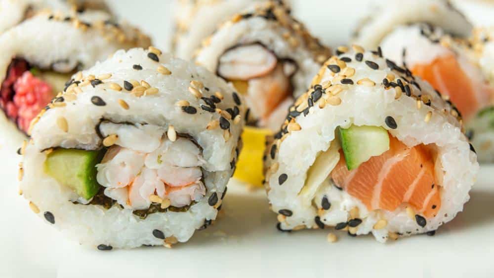 Uramaki Sushi en 4 pasos fáciles - Paulina Cocina