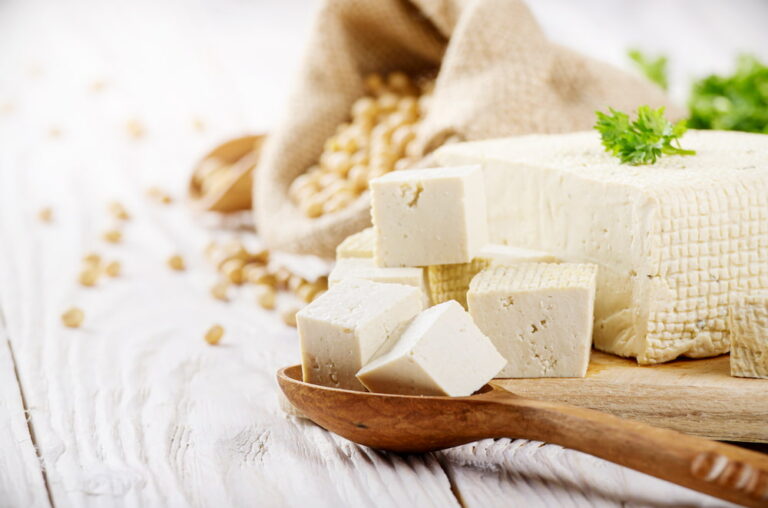 Prepara un Tofu lleno de sabor en 5 pasos - Paulina Cocina