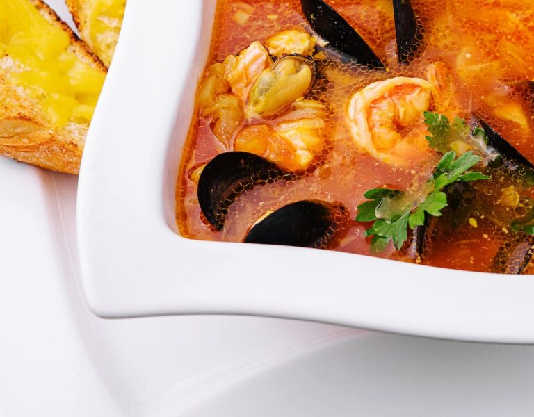 Sopa de marisco casera fácil y sabrosa - Paulina Cocina